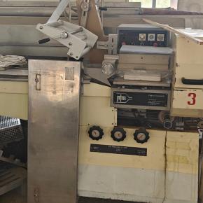 PFM FLOWPACK PACKAGING MACHINE